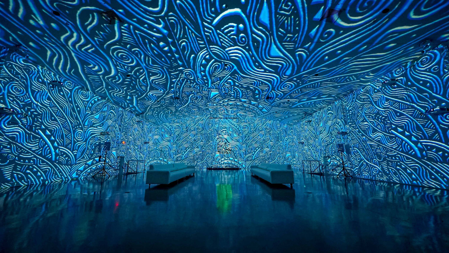 Creating Immersive Environments with Projection Mapping – myluxedo